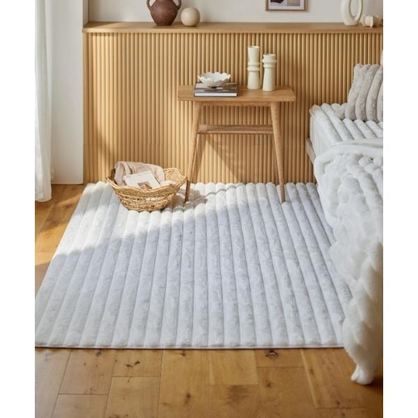 ZOZO問い合わせ番号:98339943ショップ:nissen，ニッセンブランド:COCOPLATZ interior，ココプラッツインテリア商品名:モコモコ デザインラグ ストライプ ラビットファー調│130×185cm【furry do...