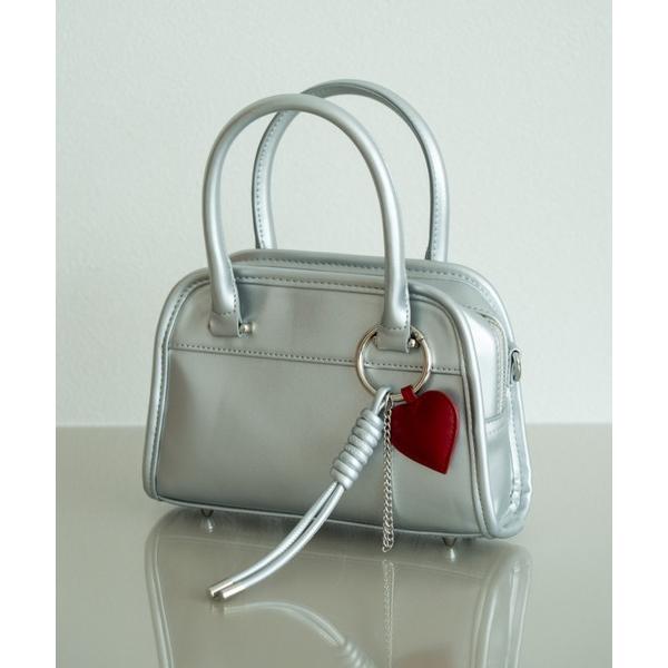 ZOZO問い合わせ番号:98372338ショップ:DEVICE，デバイスブランド:DEVICE，デバイス商品名:【DEVICE GAL】Heart Tease 3連チャーム付き ヴィンテージライク 2way ラウンドミニボストンバッグカテゴ...
