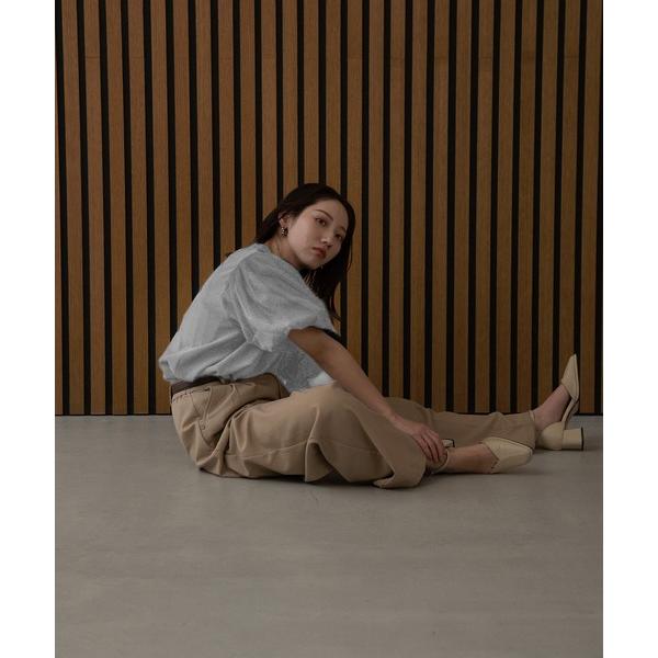 参考価格：8，800円発売時期：2024年03月コンディション：B（目立つ使用感なし）使用感が少ない、または気にならないアイテム首周り・前身頃：汚れ参考商品名：tulle docking blouse / チュールドッキングブラウス参考品番...