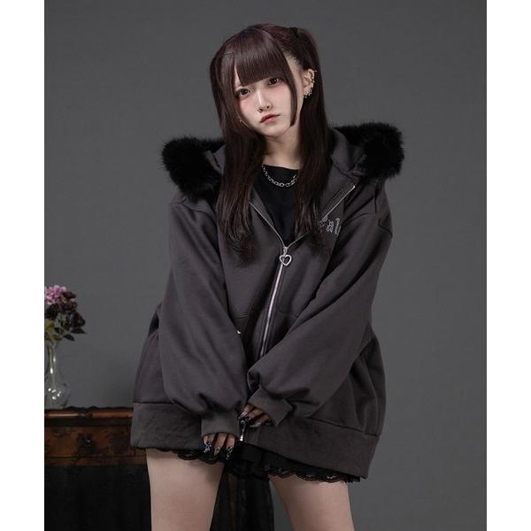 ZOZO問い合わせ番号:98579818ショップ:Pal elfy，パルエルフィーブランド:Pal elfy，パルエルフィー商品名:ファー付きロゴパーカーカテゴリ:トップス>パーカーブランド品番:601708素材:本体:ポリエステル7...