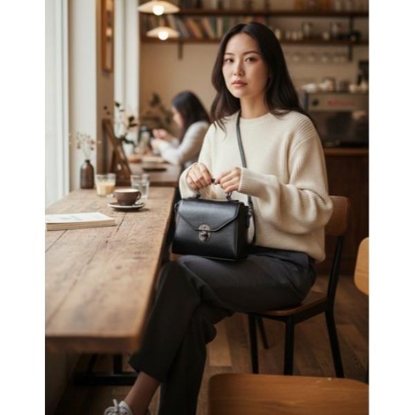 『タイムセール実施中』ZOZO問い合わせ番号:98641555ショップ:FRP，エフアールピーブランド:Sakka，サッカ商品名:ミニサッチェル PUレザーショルダーバッグカテゴリ:バッグ>ショルダーバッグブランド品番:7047-25...