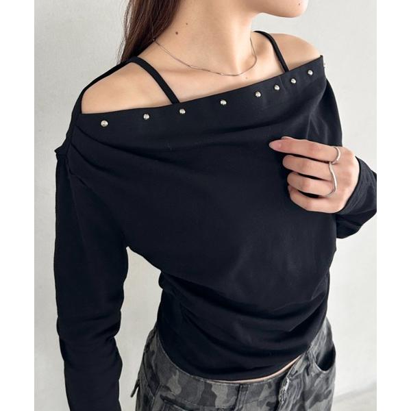 『セール実施中』ZOZO問い合わせ番号:98644510ショップ:Outfitter lab，アウトフィッターラボブランド:Bamm，バム商品名:スタッズオフショルサイドギャザートップスカテゴリ:トップス>Tシャツ/カットソーブランド...