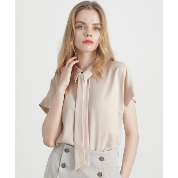 参考価格：27，500円発売時期：2024年06月コンディション：B（目立つ使用感なし）使用感が少ない、または気にならないアイテム前身頃：色あせ、ひきつれ参考商品名：[大人百花コラボ] タイ付きシャツ参考品番：031-4210614【商品に...