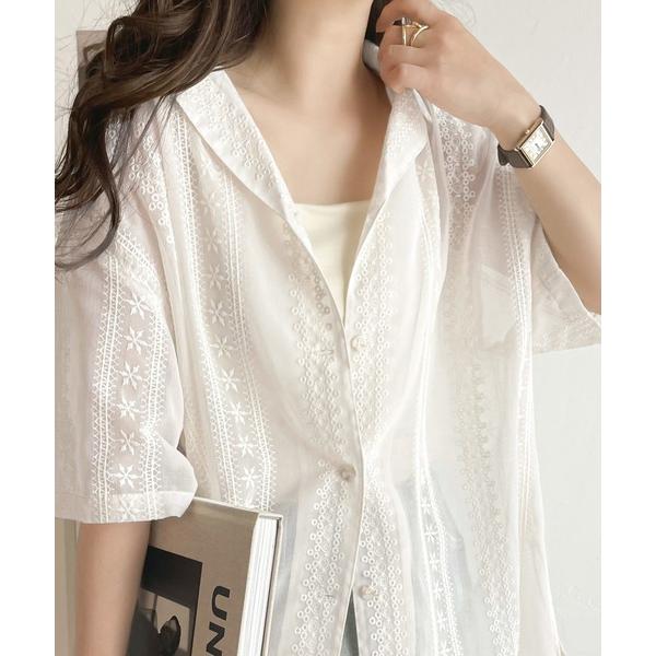 『セール実施中』参考価格：4，499円発売時期：2023年03月コンディション：S（新品同様）タグ付きの未使用、または新品同様のアイテム付属品：スペアボタン・タグ参考商品名：《JaVa ジャバコラボ》大人レトロ。シアー刺繍開襟シャツ参考品番...