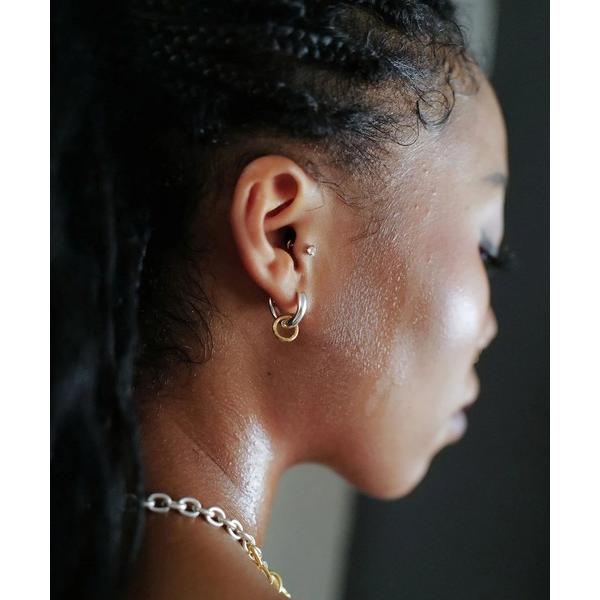 ※このアイテムは返品・交換対象外商品です。ZOZO問い合わせ番号:98749410ショップ:CONZ，コンズブランド:BONEE，ボーニー商品名:TWIN C HOOPSカテゴリ:アクセサリー>ピアス（両耳用）ブランド品番:30558...