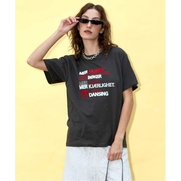 『セール実施中』参考価格：8，800円発売時期：2025年05月コンディション：D（傷・汚れあり）傷や汚れがあるが使用には問題ないアイテム首周り・後身頃・前身頃：汚れ袖：汚れ参考商品名：LOVE LIFF Embroidery T-shir...