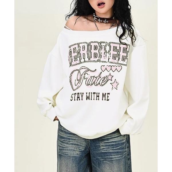 『タイムセール実施中』ZOZO問い合わせ番号:98781539ショップ:Ada.，エイダブランド:REMUR，レミュール商品名:ロゴプリントオフショルスウェットカテゴリ:トップス>スウェットブランド品番:145-02469素材:ポリエ...