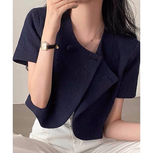 参考価格：11，180円発売時期：2023年04月コンディション：B（目立つ使用感なし）使用感が少ない、または気にならないアイテム前身頃・首周り：ほつれ参考商品名：くるみ釦半袖ジャケット参考品番：ab122【商品に関する注意事項】・こちらの...