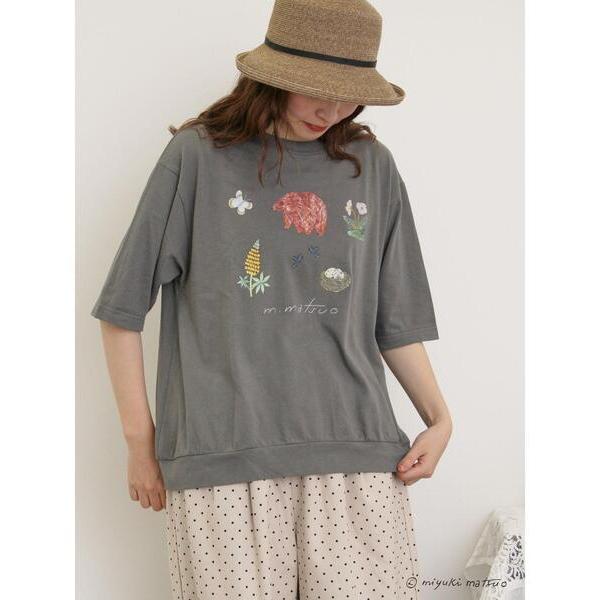 参考価格：4，290円発売時期：2025年04月コンディション：B（目立つ使用感なし）使用感が少ない、または気にならないアイテム全体的：毛玉参考商品名：【miyuki matsuo×Samansa Mos2】タックTシャツ参考品番：2201...