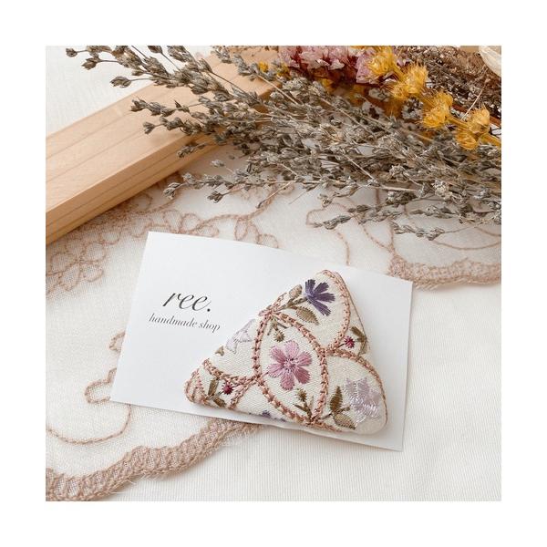 ZOZO問い合わせ番号:98944375ショップ:TONE，トーンブランド:tone，トーン商品名:【ree.】三角パッチンピン(MA)カテゴリ:ヘアアクセサリー>その他ヘアアクセサリーブランド品番:p ０１４素材:インド刺繍リボン原...