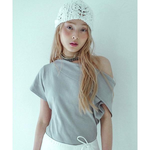 参考価格：6，600円発売時期：2025年06月コンディション：A（使用感なし）数回使用した程度で使用感が感じられないアイテム参考商品名：TURNED SHOULDER ASYM TEE / アシンメトリーティーシャツ参考品番：IG0000...