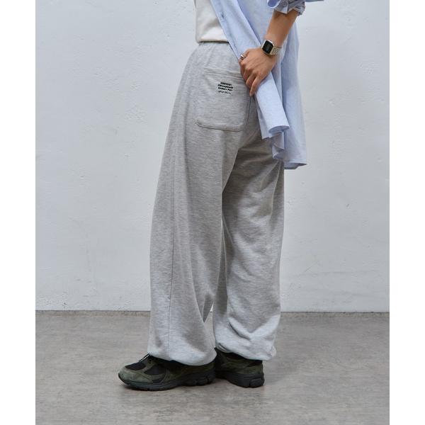 『タイムセール実施中』参考価格：5，390円発売時期：2024年10月コンディション：B（目立つ使用感なし）使用感が少ない、または気にならないアイテム全体的：毛玉参考商品名：ポケット刺繍スウェットパンツ参考品番：CWA1042302A000...