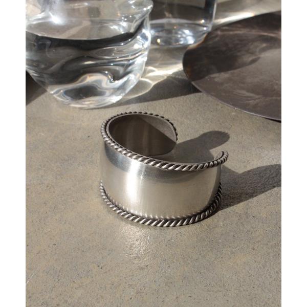 ZOZO問い合わせ番号:99178088ショップ:Soierie，ソワリーブランド:Soierie，ソワリー，norme，ノーム商品名:ツイスト バングル / Twist bangleカテゴリ:アクセサリー>バングル/リストバンドブラ...