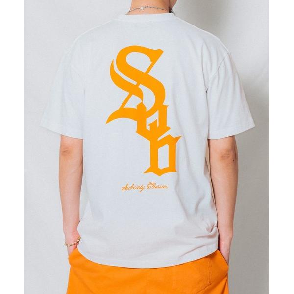 『タイムセール実施中』参考価格：6，600円発売時期：2024年05月コンディション：S（新品同様）タグ付きの未使用、または新品同様のアイテム付属品：タグ参考商品名：PRINTED CROWD TEE参考品番：105-40651【商品に関す...