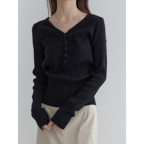 ZOZO問い合わせ番号:99347921ショップ:A AMEL，エイメルブランド:amel，エイメル，A AMEL，エイメル商品名:【RE ARRIVAL】スカラップVネックデザインニット/ブラックカテゴリ:トップス>ニット/セーター...