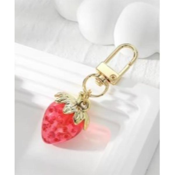 ZOZO問い合わせ番号:99452486ショップ:TONE，トーンブランド:TONE SELECT GOODS，トーンセレクトグッズ商品名:【urge select】いちご クリアカラー バッグチャーム【マルチウェイ】カテゴリ:財布/小物&...