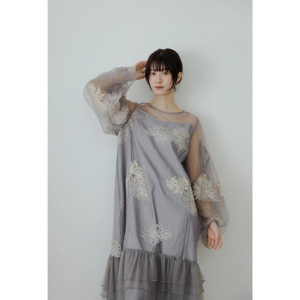 ZOZO問い合わせ番号:99452822ショップ:bflat，ビーフラットブランド:niana，ニアナ商品名:フラワー刺繍ティアードフリルドレス Aライン マタニティ 妊婦 結婚式 二次会 成人式 同窓会 パーティードレス オケージョンドレ...