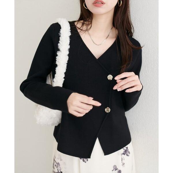 『セール実施中』ZOZO問い合わせ番号:99663984ショップ:natural couture，ナチュラルクチュールブランド:natural couture，ナチュラルクチュール商品名:【WEB限定】ゴールド釦Vネックプルオーバーカテゴリ...