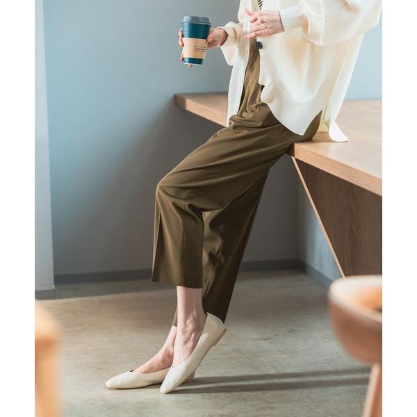 『セール実施中』参考価格：4，950円発売時期：2024年03月コンディション：B（目立つ使用感なし）使用感が少ない、または気にならないアイテムすそ周り：汚れ参考商品名：ウツクシルエットDRYテーパードパンツ/986650参考品番：9866...