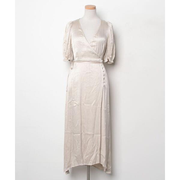 『セール実施中』参考価格：25，300円発売時期：2021年01月コンディション：A（使用感なし）数回使用した程度で使用感が感じられないアイテム参考商品名：IPEKERサテンアシメヘムワンピース参考品番：FWFO211077ZOZO問い合わ...