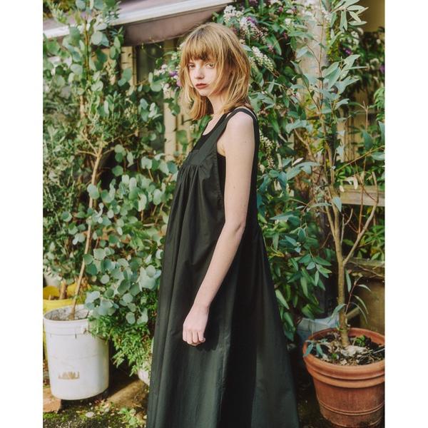 『タイムセール実施中』参考価格：26，400円発売時期：2024年04月コンディション：A（使用感なし）数回使用した程度で使用感が感じられないアイテム参考商品名：cotton gathered dress / バックシャンコットンギャザード...