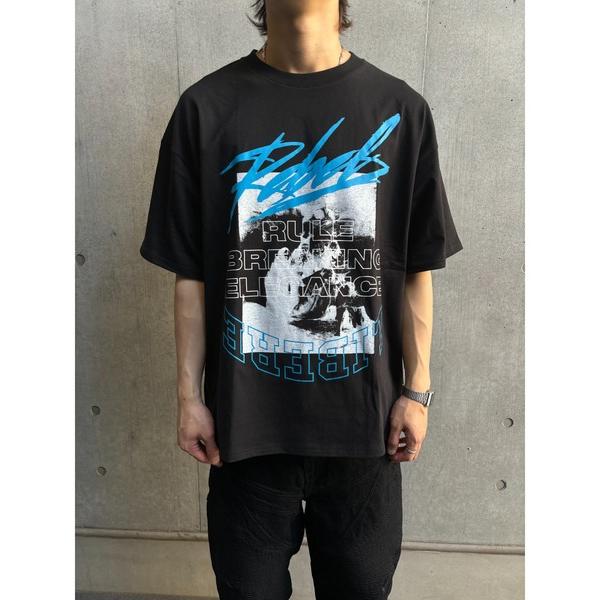 参考価格：4，840円発売時期：2024年05月コンディション：B（目立つ使用感なし）使用感が少ない、または気にならないアイテム袖口・首周り：色あせ参考商品名：『LIBERE REBLE』REBEL GRAPHIC TEE参考品番：2442...