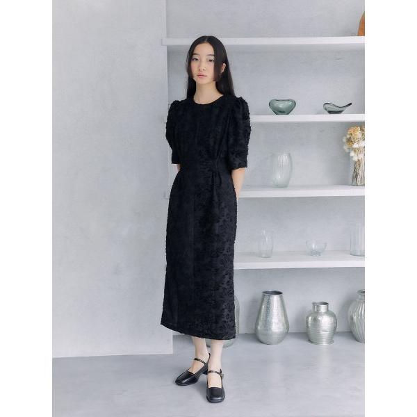 参考価格：12，900円発売時期：2022年11月コンディション：B（目立つ使用感なし）使用感が少ない、または気にならないアイテムすそ周り：汚れ参考商品名：half sleeve lace dress参考品番：8723-00325【商品に関...