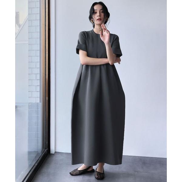 『タイムセール実施中』参考価格：10，990円発売時期：2025年09月コンディション：B（目立つ使用感なし）使用感が少ない、または気にならないアイテム首周り：汚れ参考商品名：【2025AW】半袖コクーンニットワンピース ロングワンピース参...