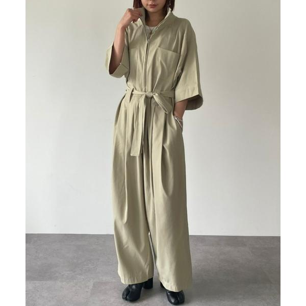 『セール実施中』参考価格：7，920円発売時期：2023年07月コンディション：C（やや使用感あり）使用感があり、やや気になる傷や汚れがあるアイテムすそ周り：汚れ、毛玉付属品：ベルト参考商品名：スタンドカラージャンプスーツ参考品番：HEGF...