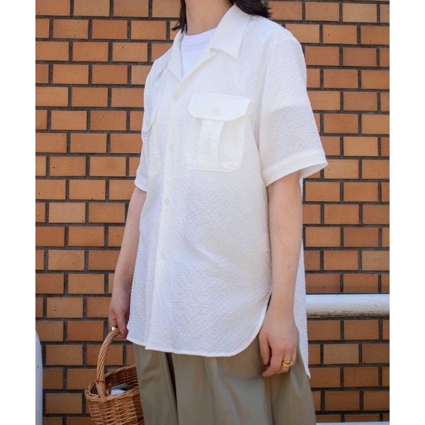参考価格：10，780円発売時期：2023年07月コンディション：C（やや使用感あり）使用感があり、やや気になる傷や汚れがあるアイテム全体的：汚れ参考商品名：【INTERPLAY x AYUMI】オープンカラー ミリタリー 半袖シャツ参考品...
