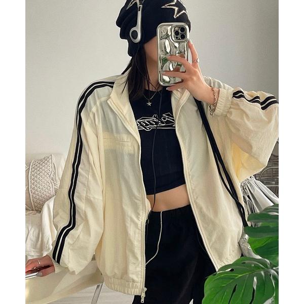 『タイムセール実施中』参考価格：6，090円発売時期：2024年02月コンディション：B（目立つ使用感なし）使用感が少ない、または気にならないアイテム内側：毛玉全体的：汚れ参考商品名：配色 2ライン Y2K ダブルジップ ナイロン ブルゾン...