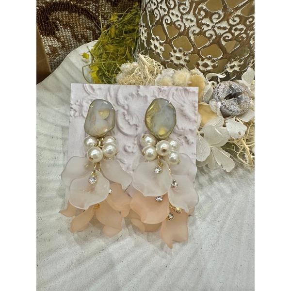 ※このアイテムは返品・交換対象外商品です。ZOZO問い合わせ番号:100378994ショップ:TONE，トーンブランド:tone，トーン商品名:【serendipity】花びらピアス(MA)カテゴリ:アクセサリー>ピアス（両耳用）ブラ...