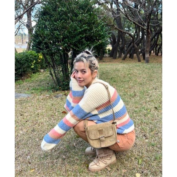 『タイムセール実施中』参考価格：5，500円発売時期：2024年08月コンディション：A（使用感なし）数回使用した程度で使用感が感じられないアイテム参考商品名：FEELING GOOD CROSSBO/ロキシーコーデュロイショルダーバッグ参...