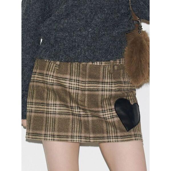 『タイムセール実施中』ZOZO問い合わせ番号:100413787ショップ:EMODA，エモダブランド:EMODA，エモダ商品名:ハートパッチボックスミニスカートカテゴリ:スカート>スカートブランド品番:042560871601素材:G...