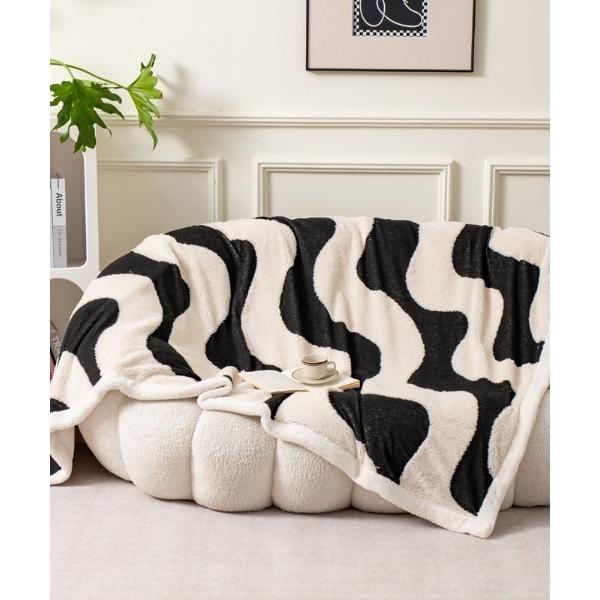 『セール実施中』ZOZO問い合わせ番号:100448617ショップ:Teem Store，チームストアブランド:pyornim，ピョルニム商品名:【100cm×150cm】モノトーン総柄フリースビッグブランケット リボン フラワー ハート ...