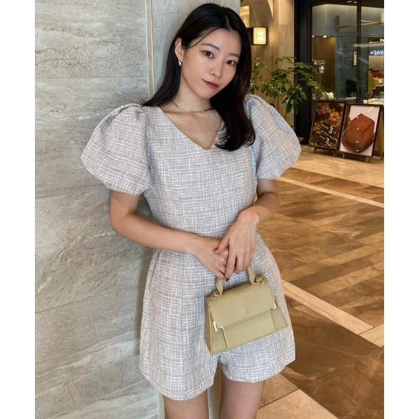 『タイムセール実施中』参考価格：12，100円発売時期：2023年08月コンディション：A（使用感なし）数回使用した程度で使用感が感じられないアイテム参考商品名：パフスリーブツイードショートロンパース参考品番：110GA633-0780【商...