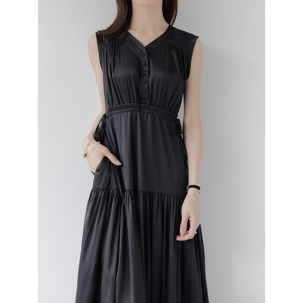 参考価格：11，000円発売時期：2022年06月コンディション：C（やや使用感あり）使用感があり、やや気になる傷や汚れがあるアイテム全体的：保管上のにおいがします。すそ周り：ほつれ参考商品名：エイメルオリジナル マットサテンロングワンピー...