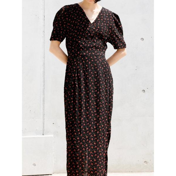 参考価格：13，980円発売時期：2024年07月コンディション：C（やや使用感あり）使用感があり、やや気になる傷や汚れがあるアイテム全体的：保管上のにおいがします。参考商品名：v-neck maxi onepiece参考品番：2401-0...