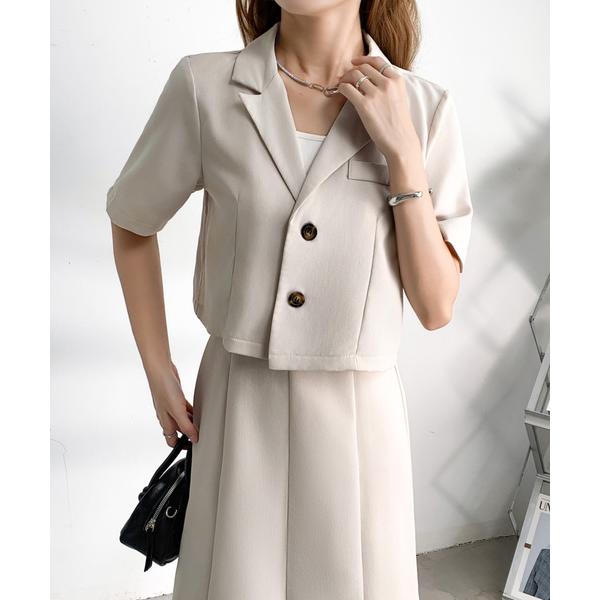 参考価格：6，930円発売時期：2024年05月コンディション：A（使用感なし）数回使用した程度で使用感が感じられないアイテム参考商品名：5分袖ショートジャケット＋バックゴムタイトスカートセットアップ参考品番：242B103EMN【商品に関...