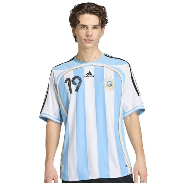 ZOZO問い合わせ番号:100687344ショップ:atmos pink，アトモスピンクブランド:adidas，アディダス商品名:adidas アルゼンチン代表 ホーム ユニフォーム 2006 Messi メッシカテゴリ:トップス>ジ...