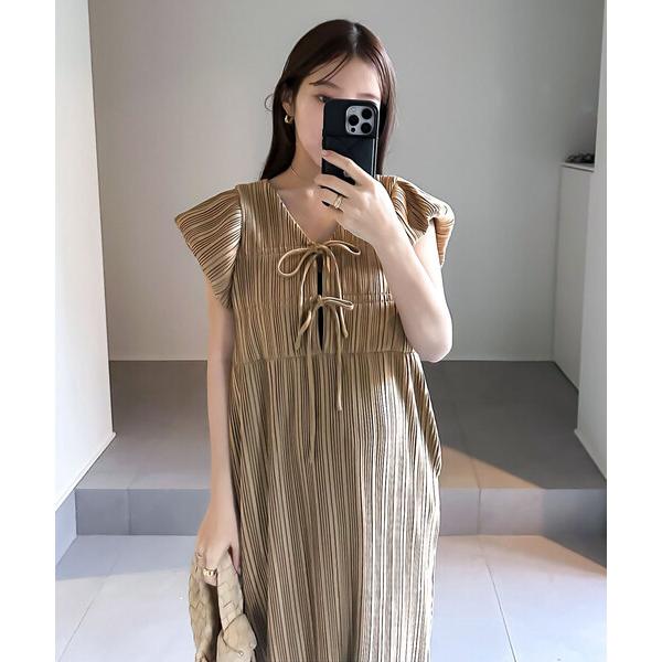 参考価格：4，890円発売時期：2025年03月コンディション：A（使用感なし）数回使用した程度で使用感が感じられないアイテム参考商品名：[ yuiさんコラボ ]前後2wayプリーツワンピース参考品番：E3469【商品に関する注意事項】・こ...