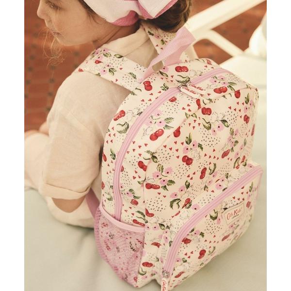 ZOZO問い合わせ番号:100819007ショップ:Cath Kidston，キャス キッドソンブランド:Cath Kidston，キャスキッドソン商品名:キッズ ラージ バックパック Cherry Bunchesカテゴリ:バッグ>バ...