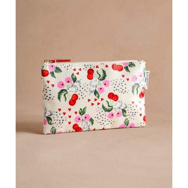 ZOZO問い合わせ番号:100819025ショップ:Cath Kidston，キャス キッドソンブランド:Cath Kidston，キャスキッドソン商品名:ジップド パース Cherry Bunches Ivoryカテゴリ:財布/小物&gt...
