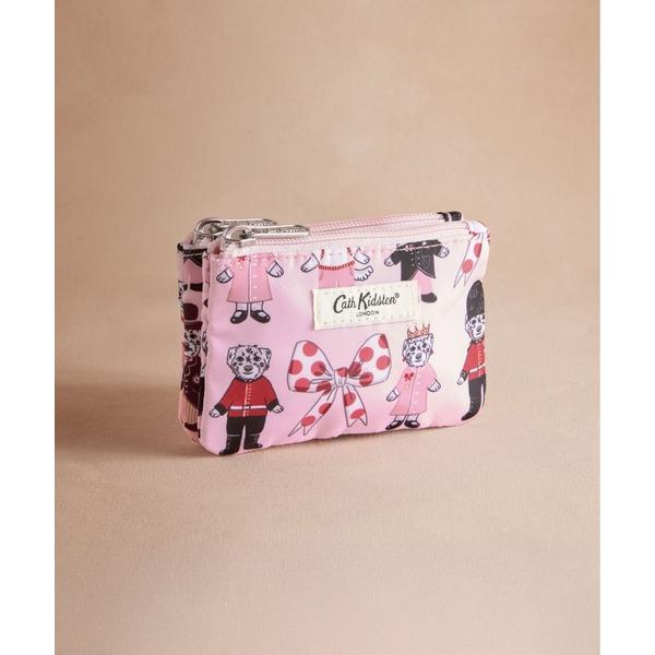ZOZO問い合わせ番号:100819068ショップ:Cath Kidston，キャス キッドソンブランド:Cath Kidston，キャスキッドソン商品名:ダブル ジップドパース London Dogsカテゴリ:財布/小物>ポーチブラ...
