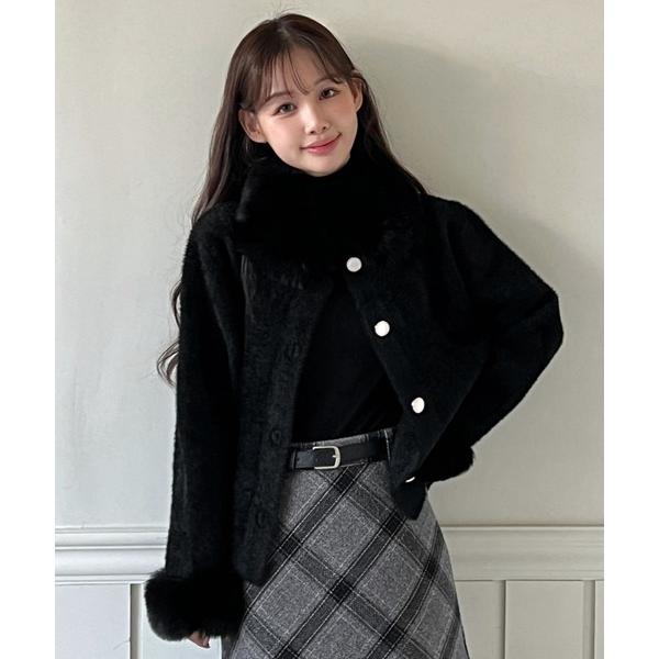 『タイムセール実施中』ZOZO問い合わせ番号:100850711ショップ:by muni:r，バイ ムニールブランド:by muni:r，バイ ムニール商品名:【着用動画あり！】ファートリミングショートニットコートカテゴリ:ジャケット/アウ...