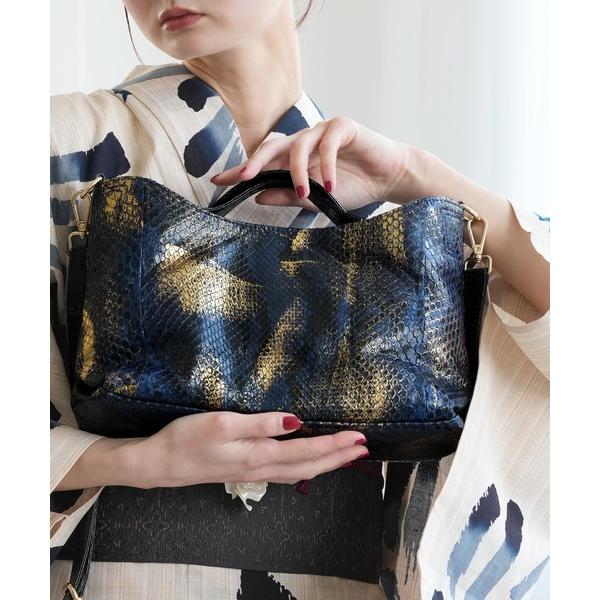ZOZO問い合わせ番号:100853168ショップ:utatane，ウタタネブランド:utatane，ウタタネ商品名:ウェーブトートバッグ PYTHON パイソン ネイビー×ゴールドカテゴリ:バッグ>トートバッグブランド品番:2690...
