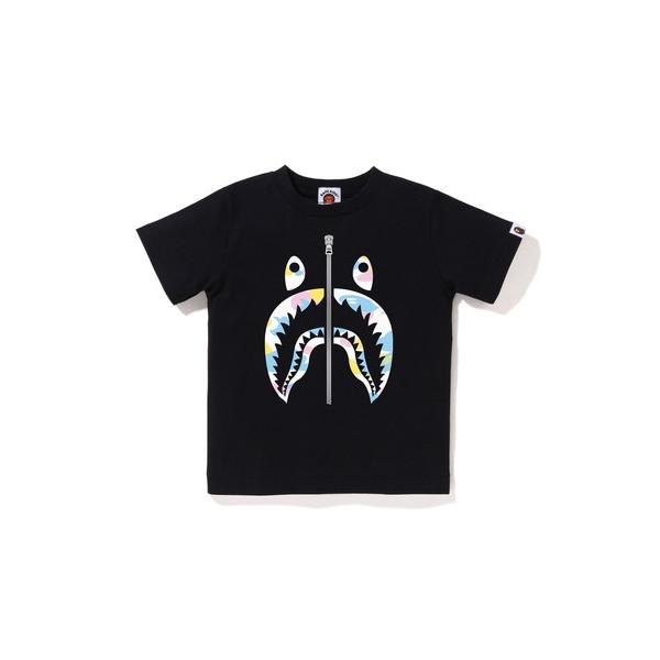 ZOZO問い合わせ番号:100897913ショップ:A BATHING APE，ア ベイシング エイプブランド:A BATHING APE，アベイシングエイプ商品名:NEW MULTI CAMO SHARK TEEカテゴリ:トップス>...