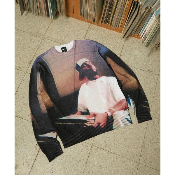 ZOZO問い合わせ番号:100916231ショップ:HUF，ハフブランド:HUF，ハフ商品名:HUF X J DILLA STUDIO SWEATERカテゴリ:トップス>ニット/セーターブランド品番:25F_KN00600素材:コット...