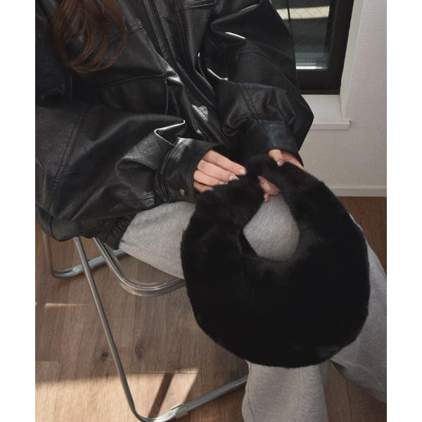 『セール実施中』ZOZO問い合わせ番号:100930138ショップ:Mayree，メイリーブランド:Mayree，メイリー商品名:【float】モコモコ フェイクファーハーフムーン ハンドバック (チャック付き)【6色展開】カテゴリ:バッグ...