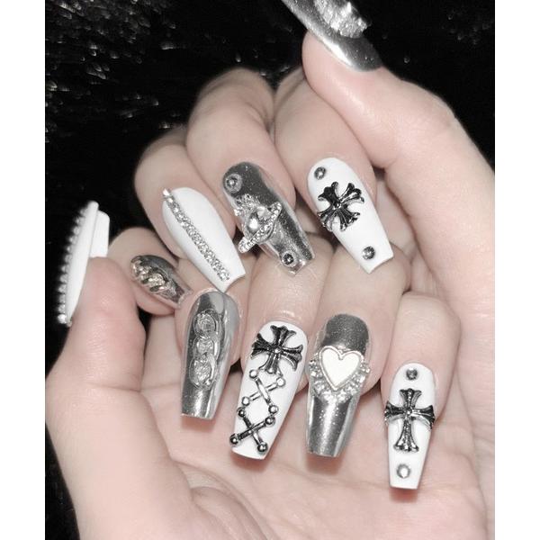 ※このアイテムは返品・交換対象外商品です。コスメ商品ZOZO問い合わせ番号:100935813ショップ:me+em select，ミームセレクトブランド:me+em select，ミームセレクト商品名:ハートクロスホワイトシルバービジューネ...